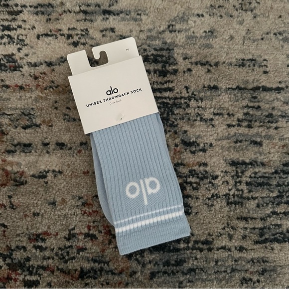 ALO Yoga | Accessories | Nwt Alo Yoga Throwback Sock | Poshmark